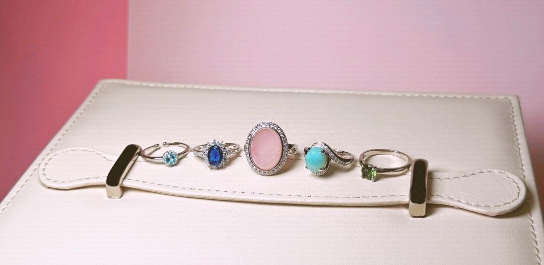 Die Bedeutung der Farben: Den richtigen Edelstein auswählen - SILVEGO ...